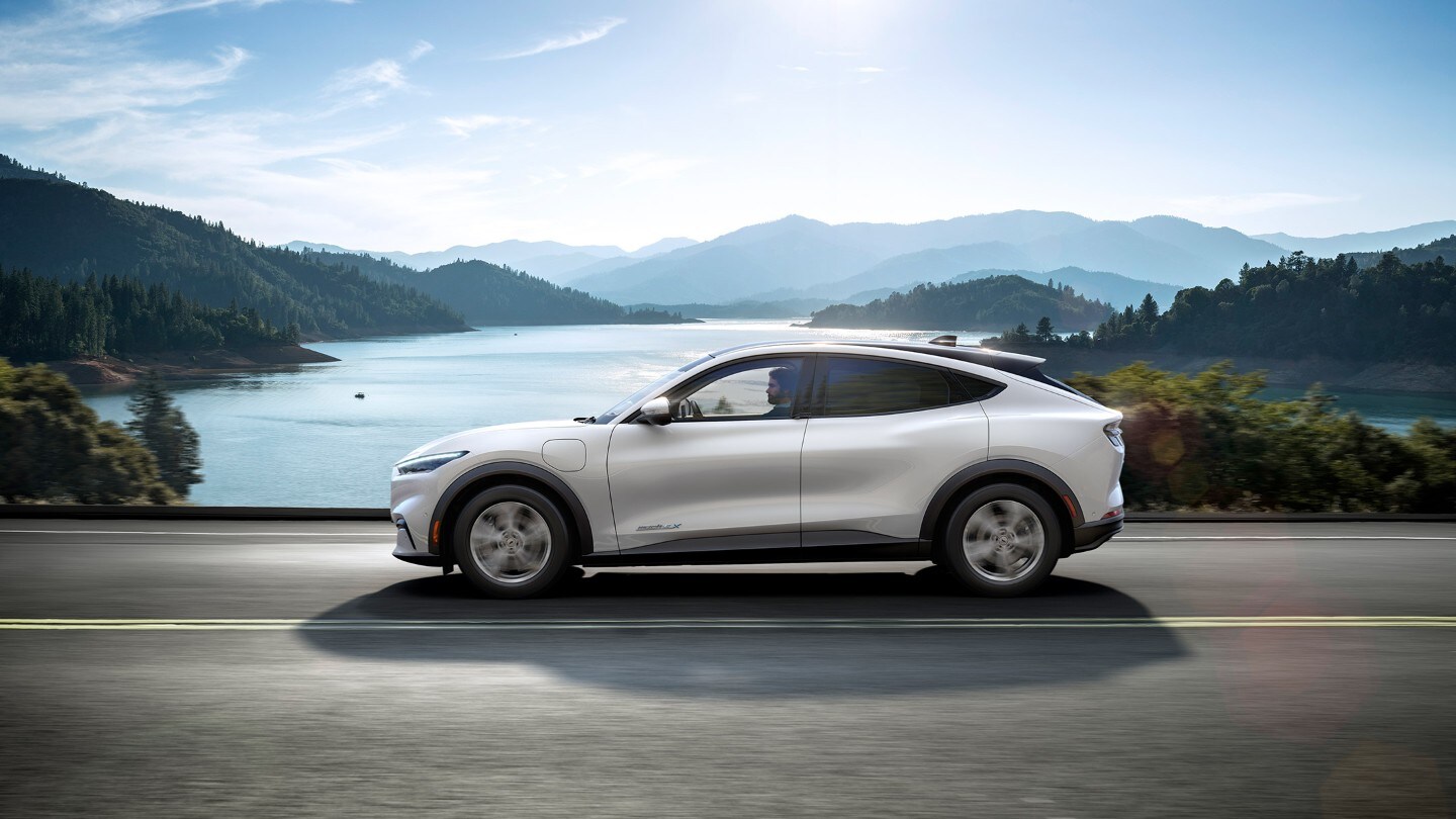Nouvelle Ford Mustang Mach-E - Le SUV 100% électrique | Ford BE